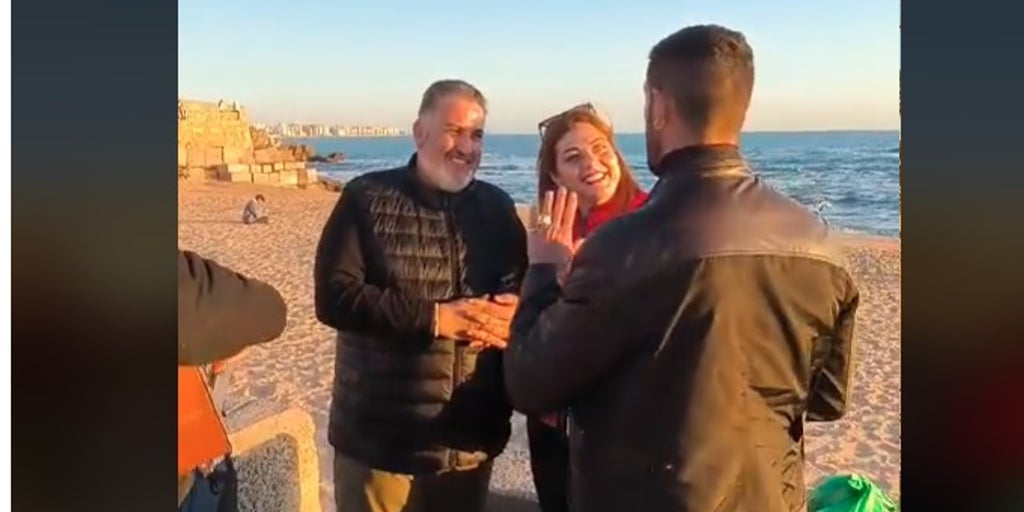 Así fue la emocionante pedida de mano con Paco Pellejo en La Caleta ...
