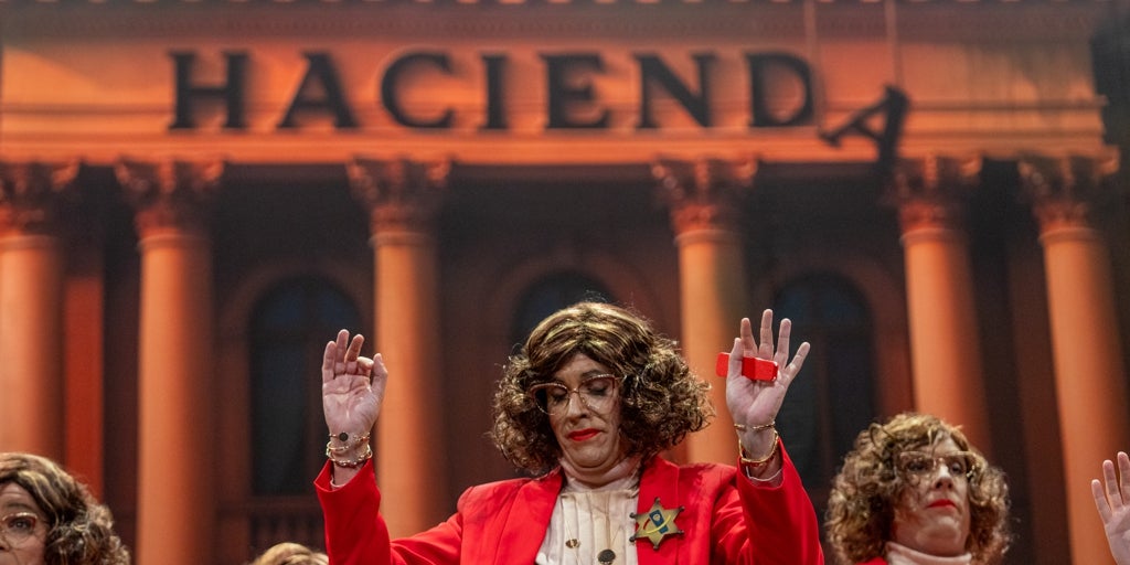 La ministra María Jesús Montero responde a los chirigoteros que la han ...