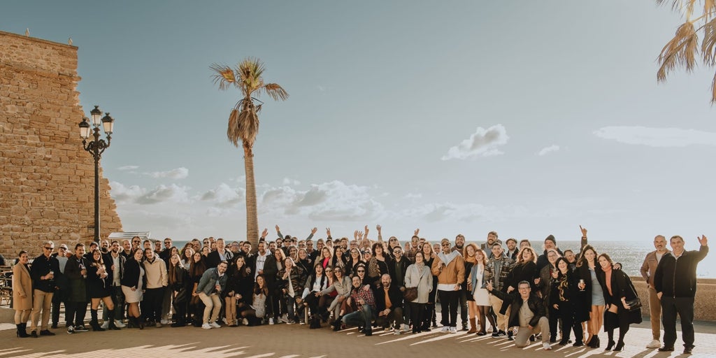 Jornada de convivencia de los grupos hosteleros Musalima Grupo Arsenio y Charlotte Paseo Marítimo
