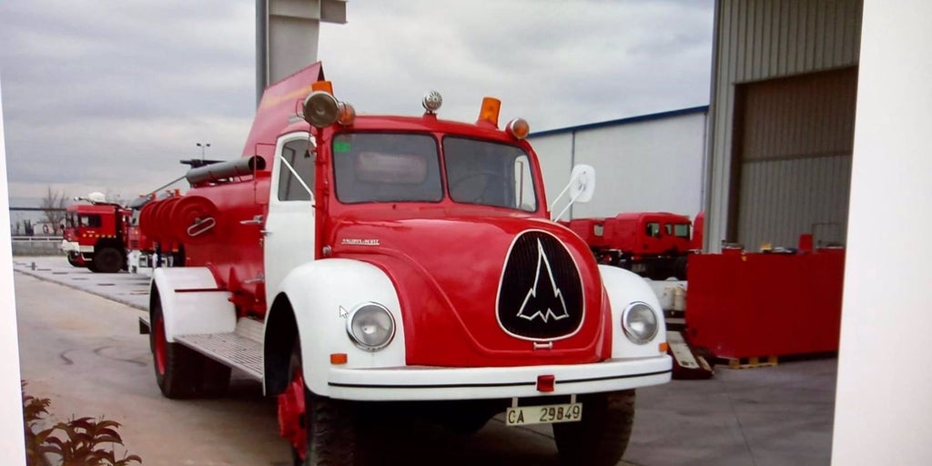 El emblemático camión de bomberos 'Magirus', matriculado en 1962 ...