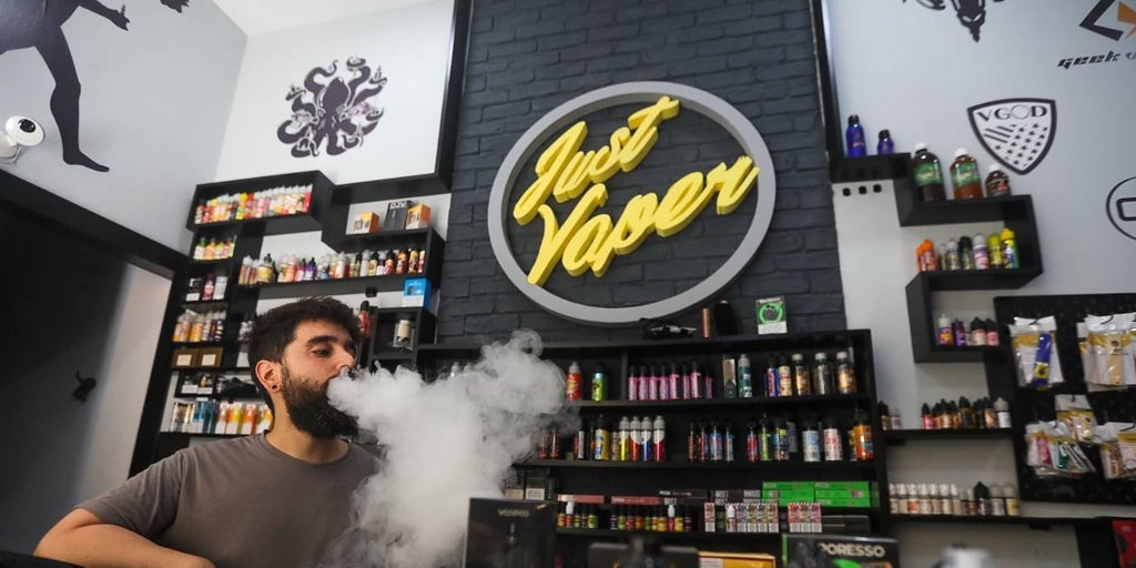El fenómeno vaper arrasa en Cádiz
