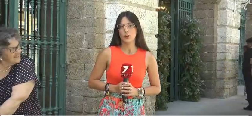 Una reportera de Cádiz se hace viral por las palabras de una espontánea ...