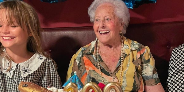 Pilar Alonso, cien años de dedicación a los demás