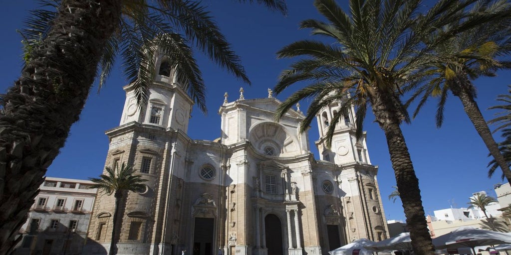 Turismo Cádiz: Las historias que guarda la Catedral de Cádiz y por qué ...