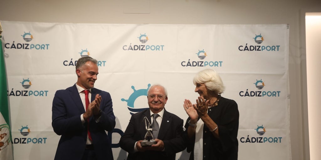 Emilio Medina, homenajeado por Cádiz-Port