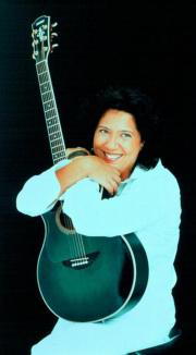 Rosana regresa por unas horas a sus orígenes