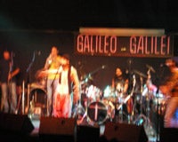 El Bicho presenta su tercer disco entre amigos