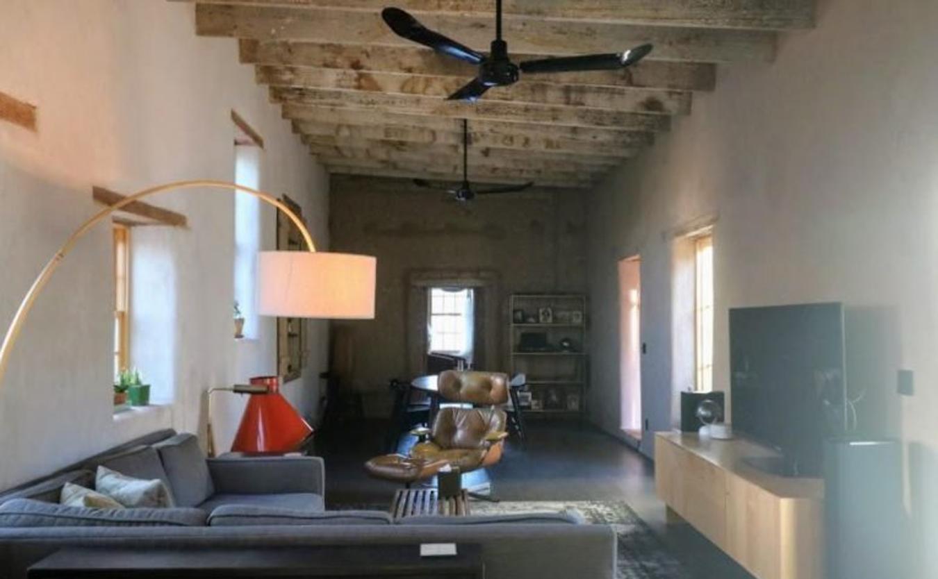 La mansión centenaria de adobe de Diane Keaton