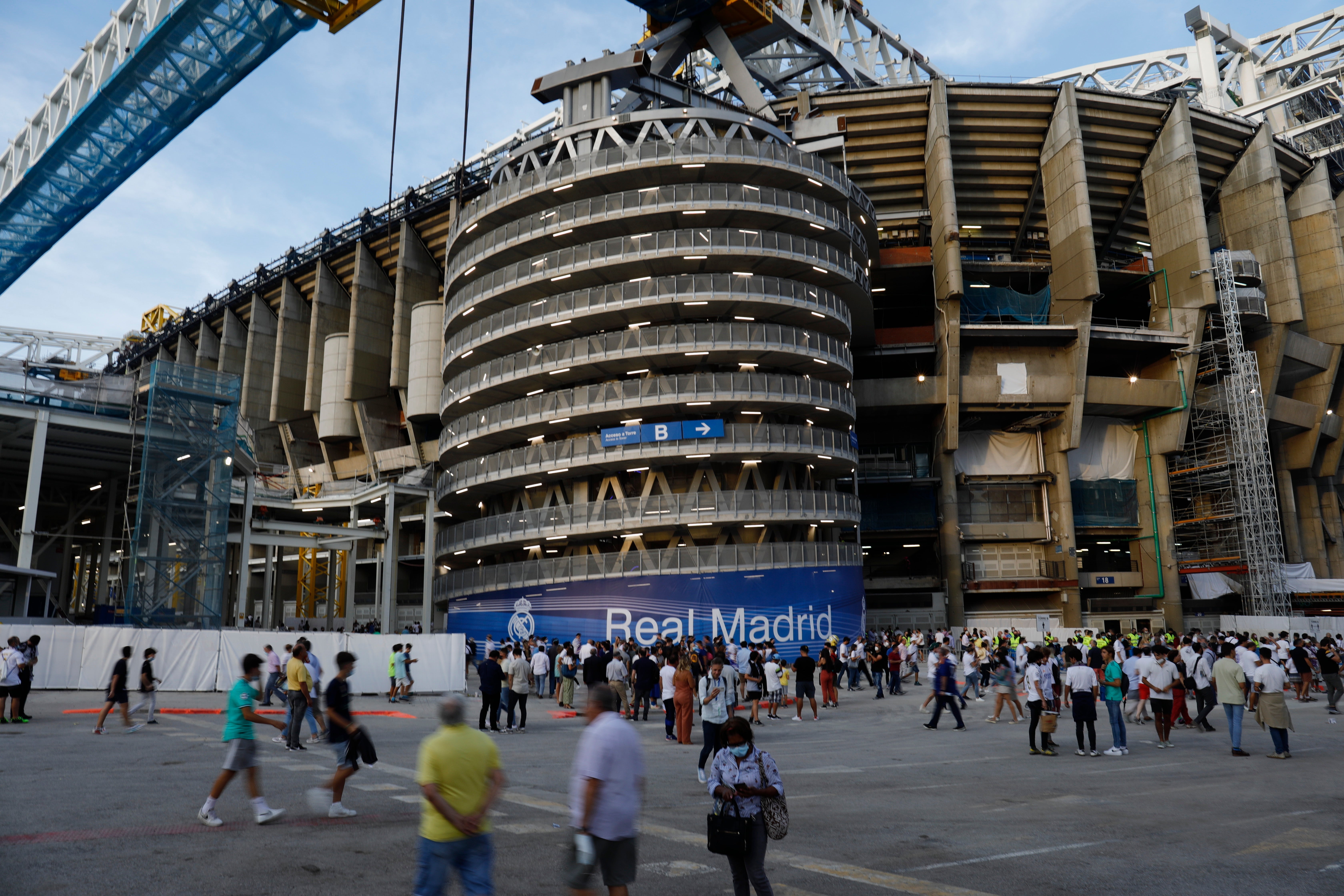 Las imágenes del regreso de los aficionados al Bernabéu 560 días después