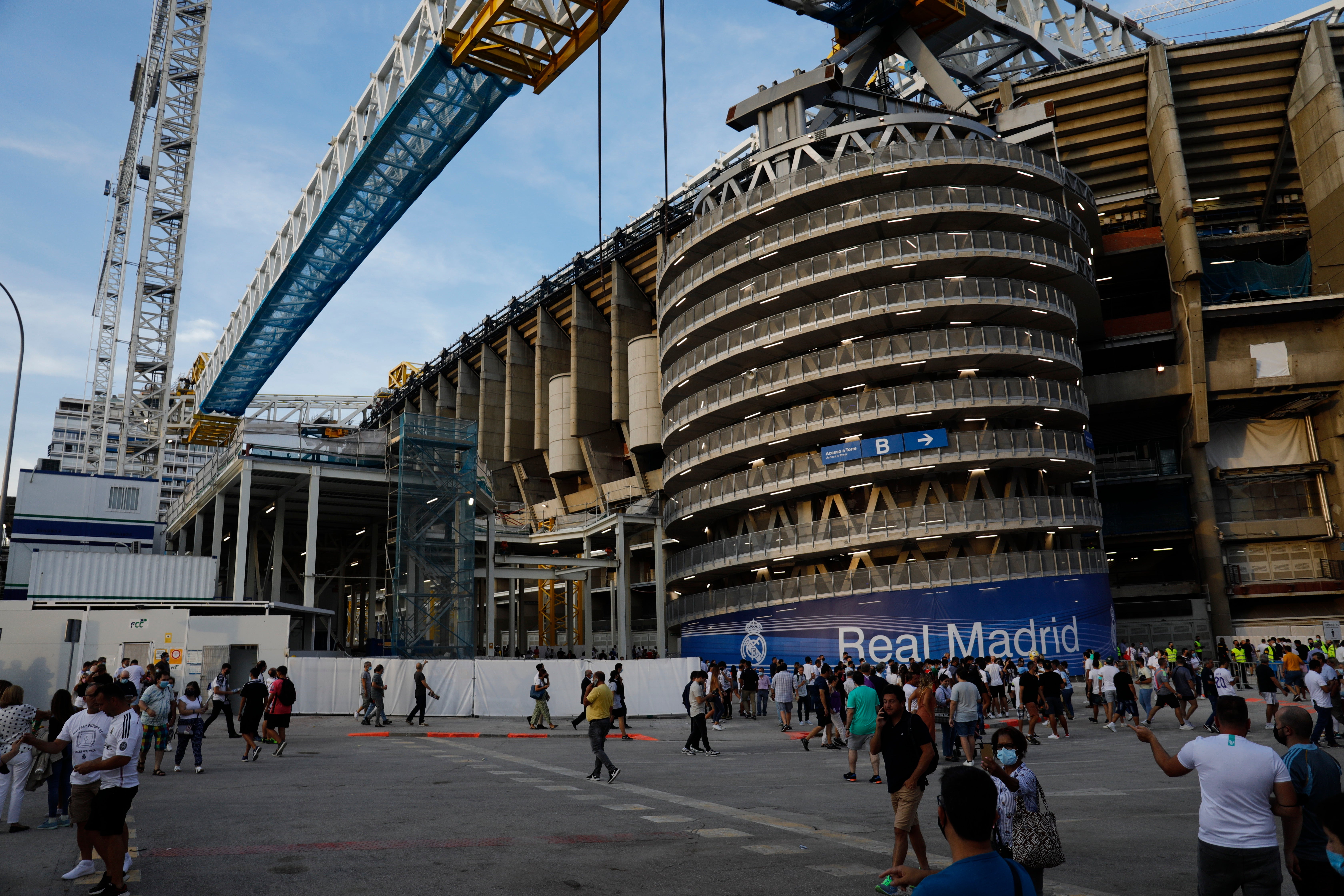 Las imágenes del regreso de los aficionados al Bernabéu 560 días después