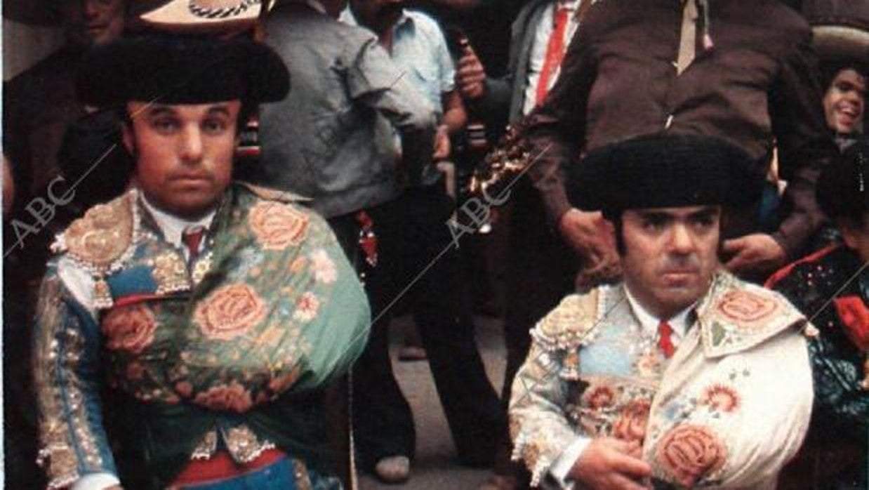 «Irónico, cruel y burlesco»: la tragedia española de los enanos toreros ...