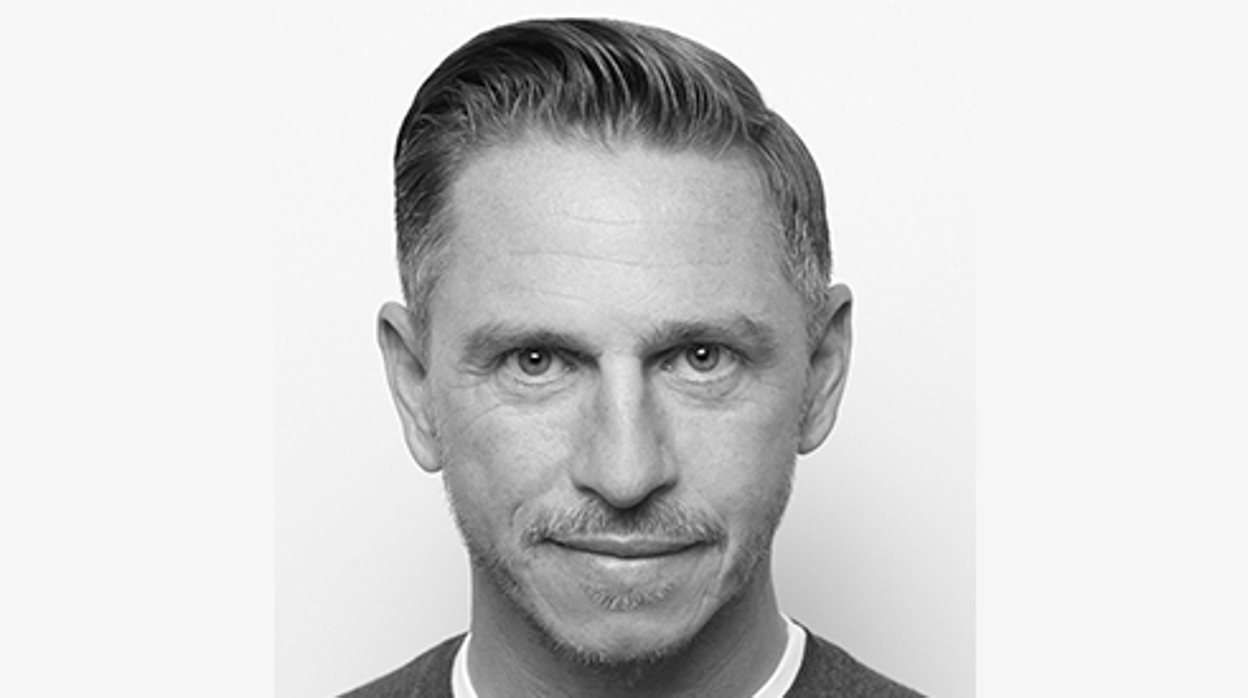 Denuncian al fotógrafo Achim Lippoth, famoso por sus retratos de niños ...