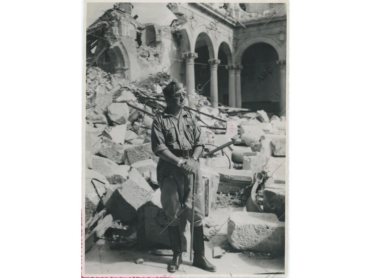 Guerra civil, el teniente general Don José Moscardó Ituarte, conde del ...