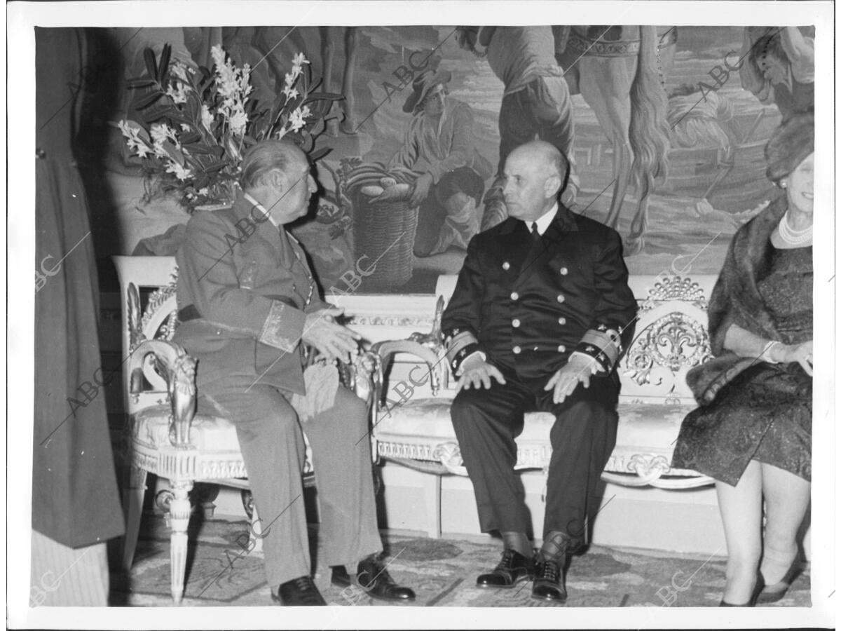 El presidente de la república de Portugal, excelentísimo Sr. américo ...