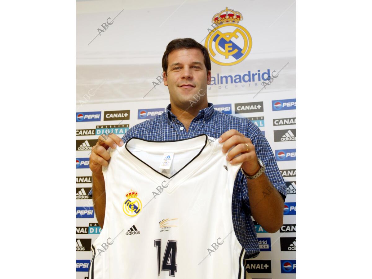 Alfonso Reyes se presentó como nuevo jugador del Real Madrid - Archivo ABC