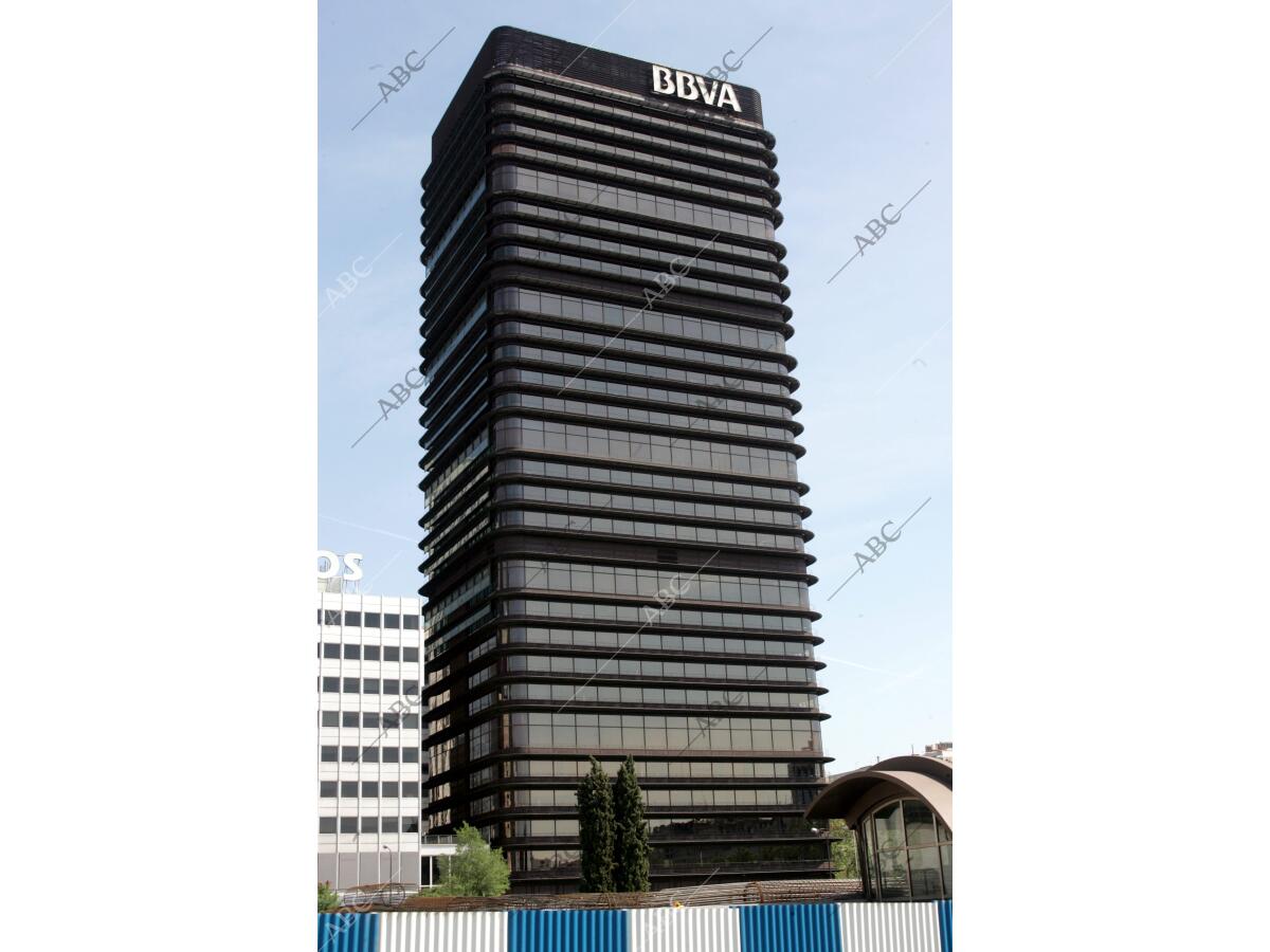 Edificios de Madrid. En la imagen edificio Bbva - Archivo ABC