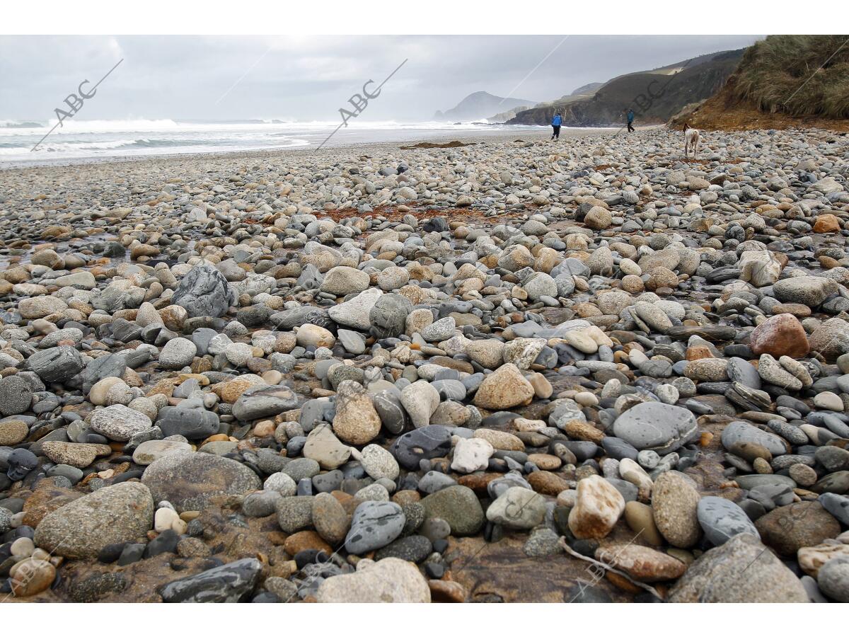 El temporal deja sin arena la playa de Ponzos - Archivo ABC
