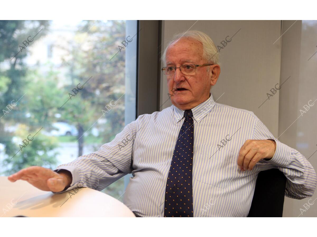 Entrevista A Javier Moscoso, Político - Archivo ABC